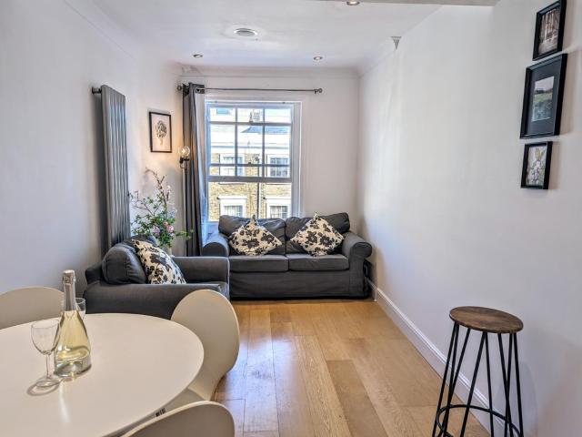 apartment for rent at apartment Devonshire Terrace, London, W2