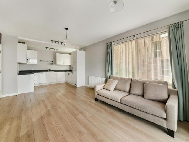 apartment for rent at apartment Eddington Court, Silvertown Square, Canning Town, London, E16