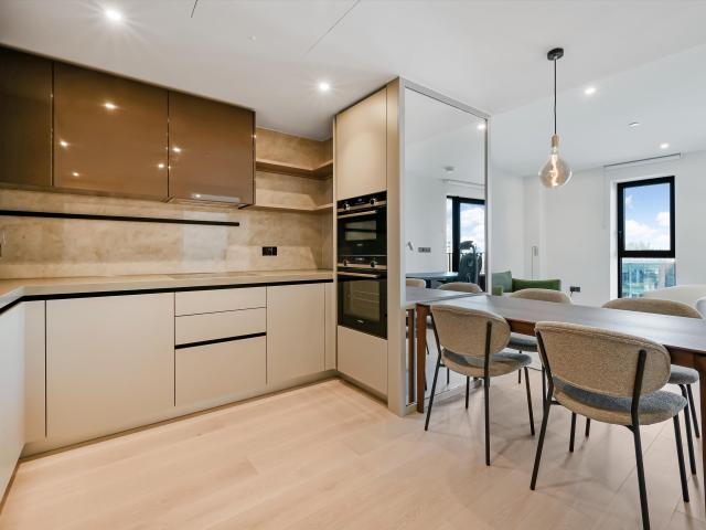 apartment for rent at apartment Fountain Park Way, London, W12