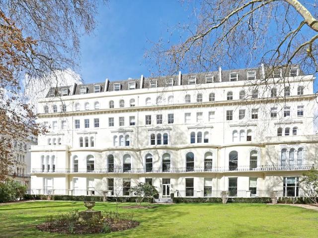 apartment for rent at apartment Garden House, Kensington Gardens Square, Bayswater, London, W2
