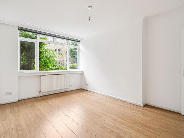apartment for rent at apartment Gloucester Court, Swan Street, Southwark, London, SE1
