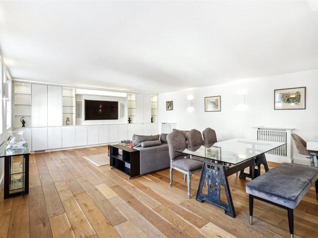 apartment for rent at apartment Grosvenor Square, Mayfair, London W1K