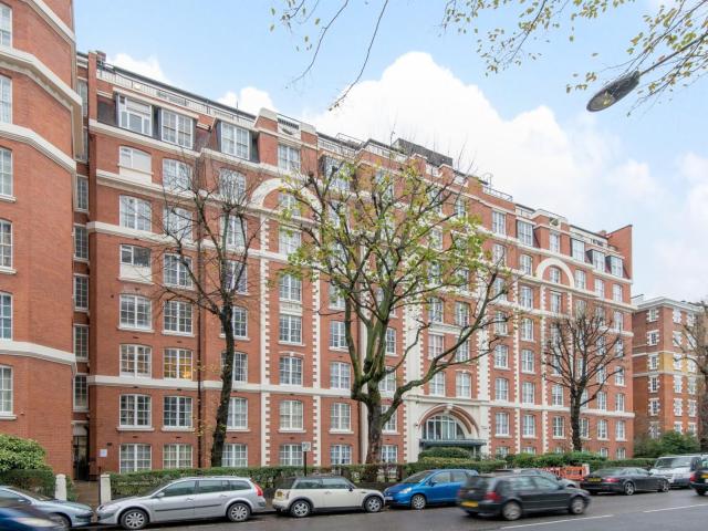 apartment for rent at apartment Grove End House, Grove End Road, St Johns Wood NW8