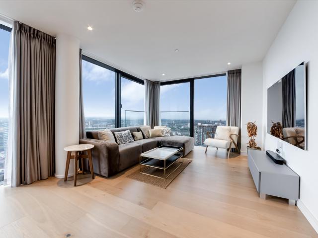 apartment for rent at apartment Hampton Tower, London, E14