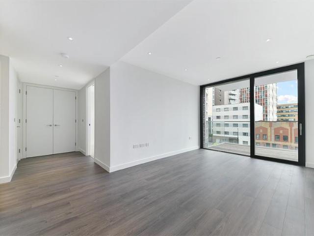 apartment for rent at apartment Kingwood House, Chaucer Gardens, Aldgate, London, E1