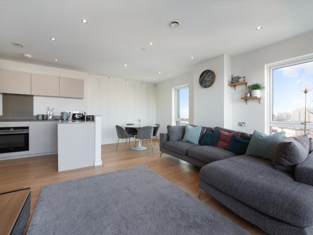 apartment for rent at apartment Lotus House, Ovex Close, London, E14