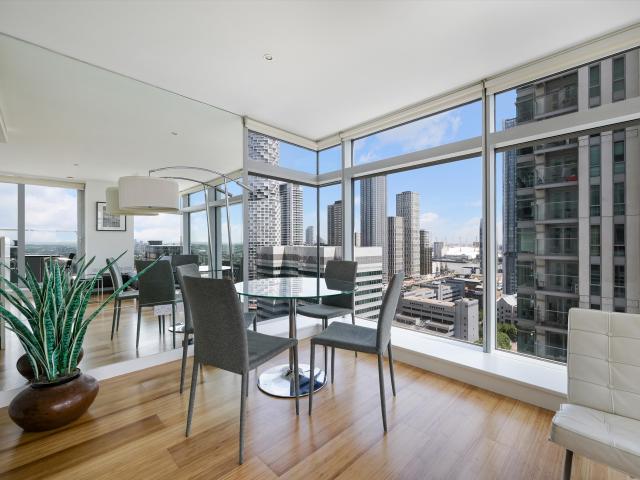 apartment for rent at apartment Pan Peninsula Square, London, E14