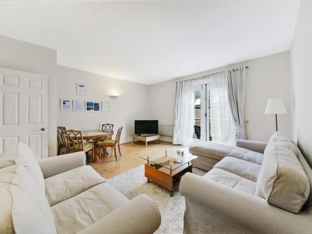 apartment for rent at apartment Pierhead Wharf, Wapping High Street, London, E1W