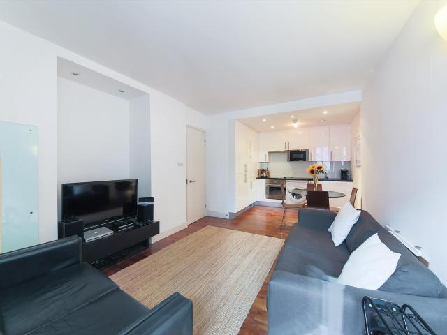 apartment for rent at apartment Queen Elizabeth Street, Shad Thames, London, SE1
