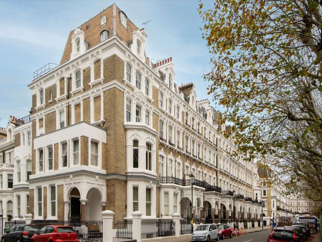 apartment for rent at apartment Redcliffe Square, London SW10
