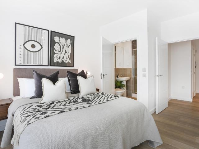 apartment for rent at apartment Station Avenue, Walton on Thames, Surrey, KT12