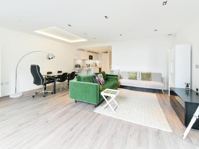 apartment for rent at apartment Satin House, Piazza Walk, London, E1