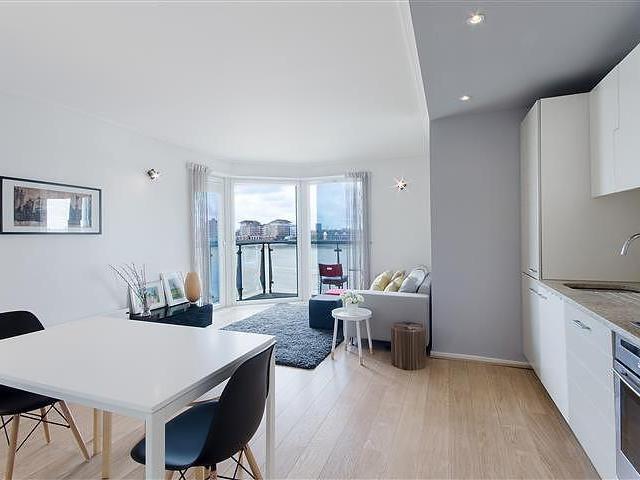 apartment for rent at apartment Seacon Tower, Hutchings Street, London, E14