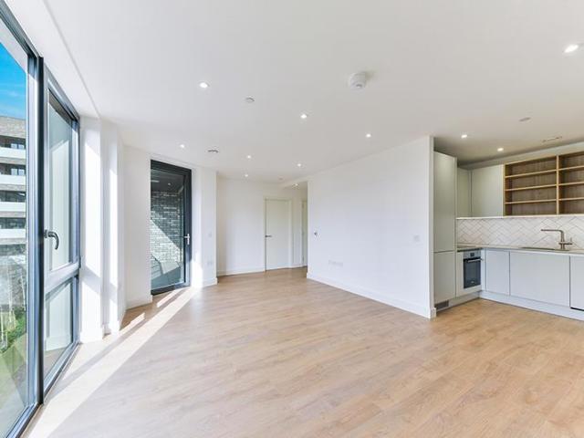 apartment for rent at apartment Tellicherry Court, Aberfeldy Square, London, E14