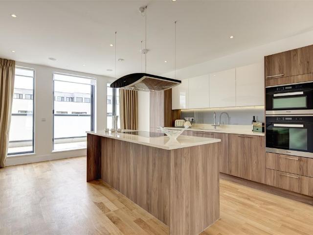 apartment for rent at apartment Waldorf Place, Fairmont Mews, London, London, NW2