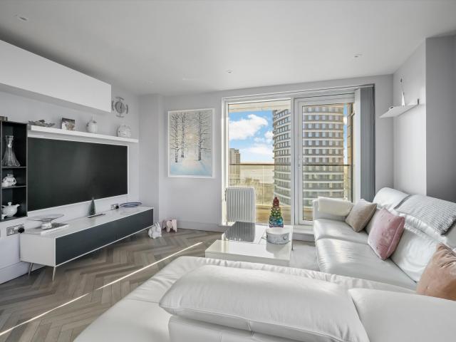 apartment for rent at apartment Wharfside Point South, Prestons Road, London, E14