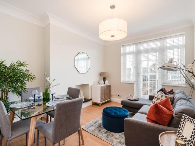 apartment for rent at apartment 178 188 Kensington High Street, Kensington, London, W8