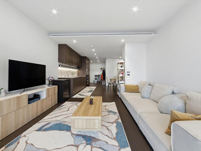 apartment for rent at apartment 10 Park Drive, London, E14