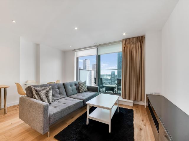 apartment for rent at apartment 1 Pan Peninsula Square, Nr Canary Wharf, London, E14