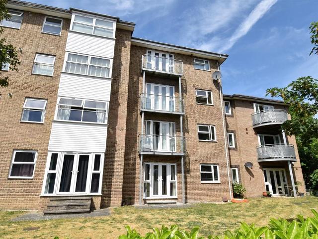 apartment for rent at Ash Tree Close, Surbiton