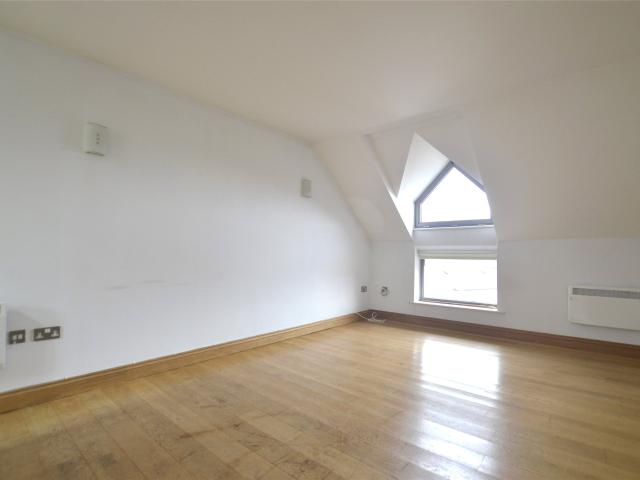 apartment for rent at Ashton Court, Church Road, Bishops Cleeve, Cheltenham, GL52, UK