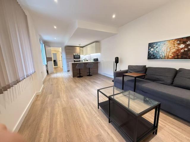 apartment for rent at Ashton Reach, London, SE16 7EQ, UK