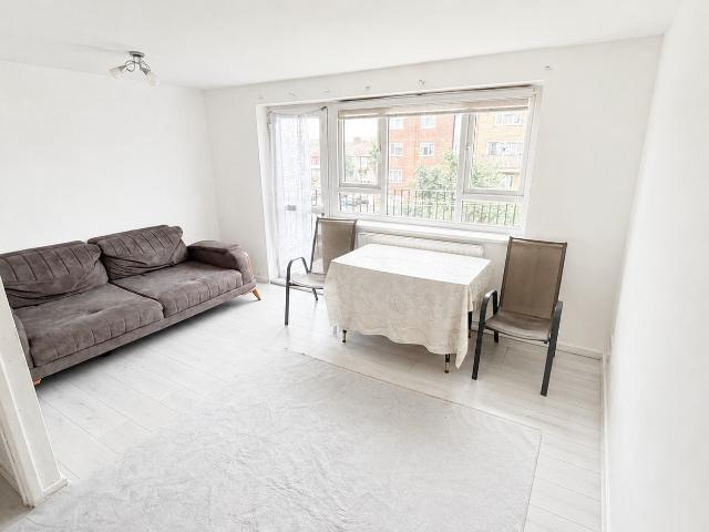 apartment for rent at Barrowfield Close, Edmonton Green, N9, United Kingdom