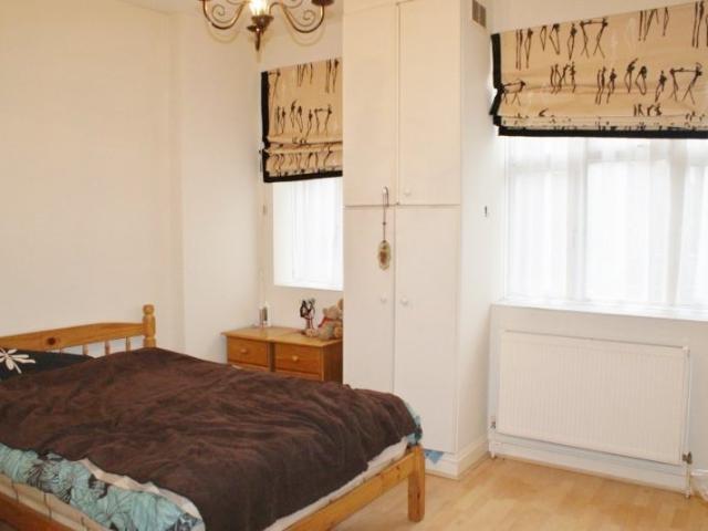 apartment for rent at Golders Green Road, Golders Green