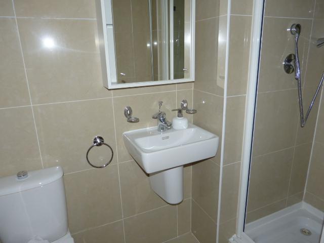 apartment for rent at First Floor, Woodville Road, LondonNW119TN, England