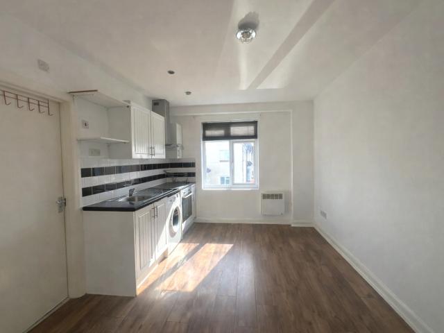 apartment for rent at King Edward Road, Waltham Cross, EN8, United Kingdom