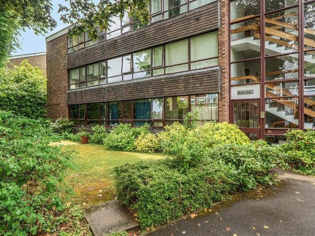 apartment for rent at Lovelace Road, Surbiton
