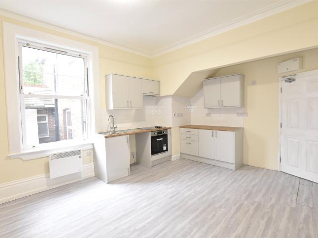 apartment for rent at Ladbroke Road, Redhill, Surrey, RH1, UK