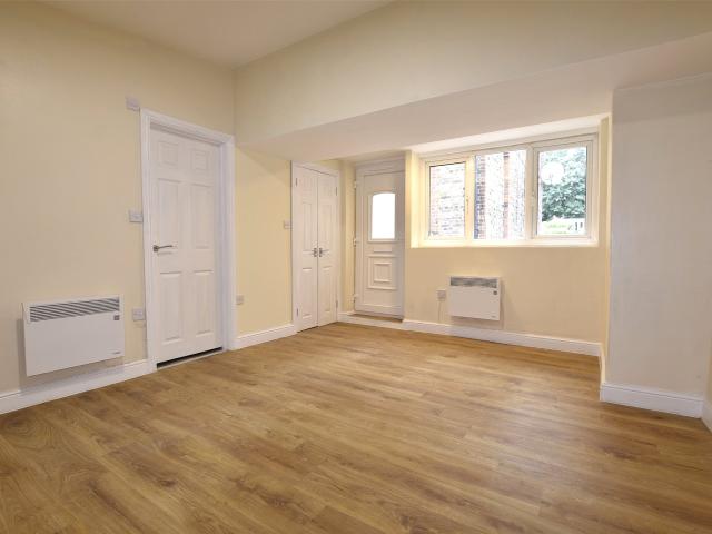 apartment for rent at Ladbroke Road, Redhill, Surrey, RH1, UK