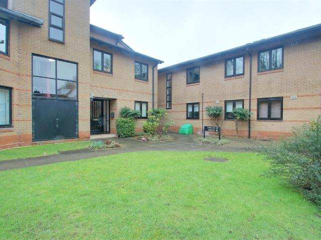 apartment for rent at Lakeview, Kings Langley