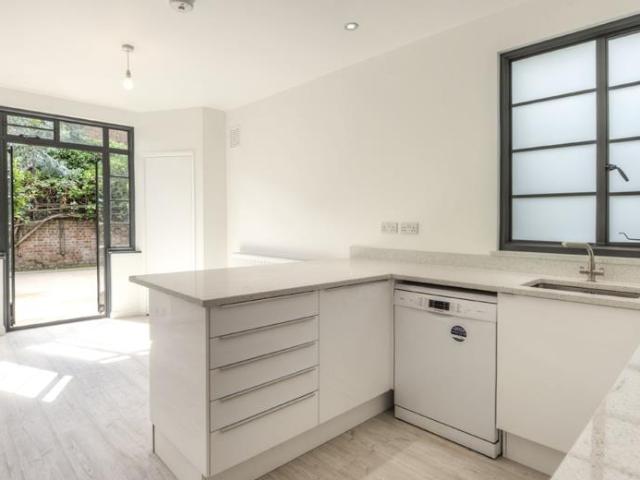apartment for rent at Molesford Road, Parsons Green, SW6, England