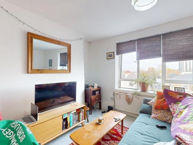 apartment for rent at Southgate Court, London, N1 3JR, UK