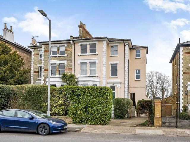apartment for rent at Surbiton Hill Park, Surbiton