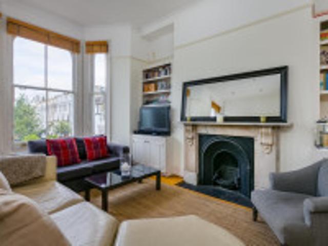 apartment for rent at Redcliffe Street, Earls Court, SW10, England