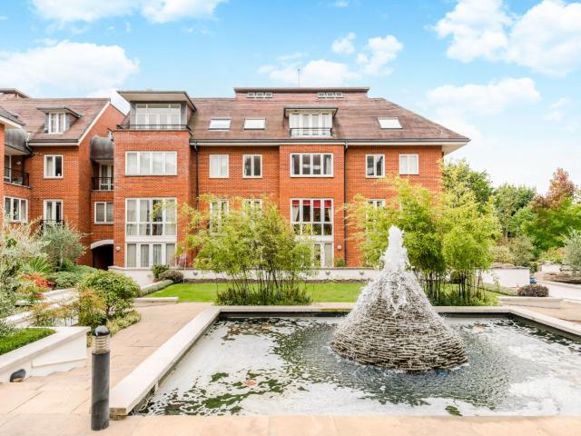 apartment for rent at Westfield, 15 Kidderpore Avenue, Hampstead, London NW3, England