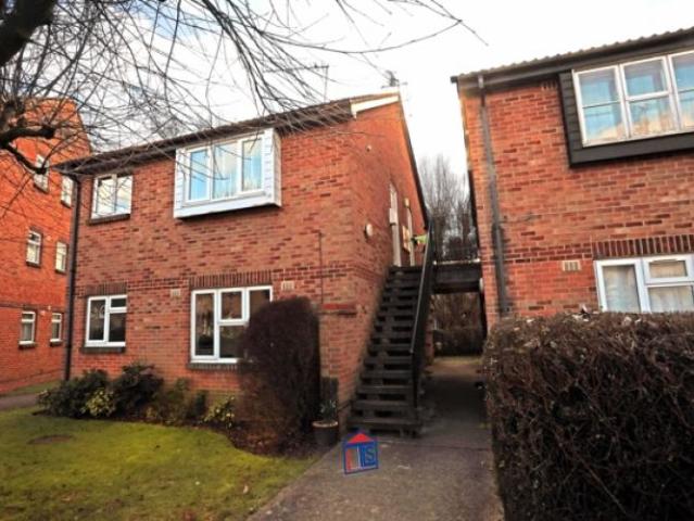 Apartment For Rent Frogmore Close, Cippenham, Berkshire