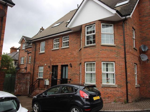 apartment for rent in 10 Ashley Mews, Ashley Avenue, Belfast, BT9 7BN