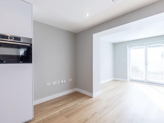 studio for rent in 10 Rockhall Road Cricklewood London