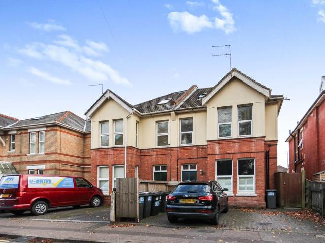 apartment for rent in 167 Richmond Park Road, Bournemouth, BH8 8UB
