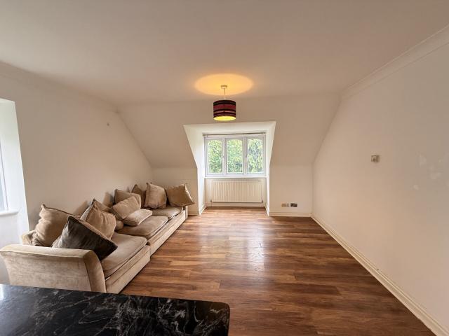 apartment for rent in 177 Hagden Lane, Watford, Watford
