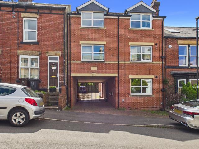 apartment for rent in 1 Alexandra House 118 Alexandra Road, S2