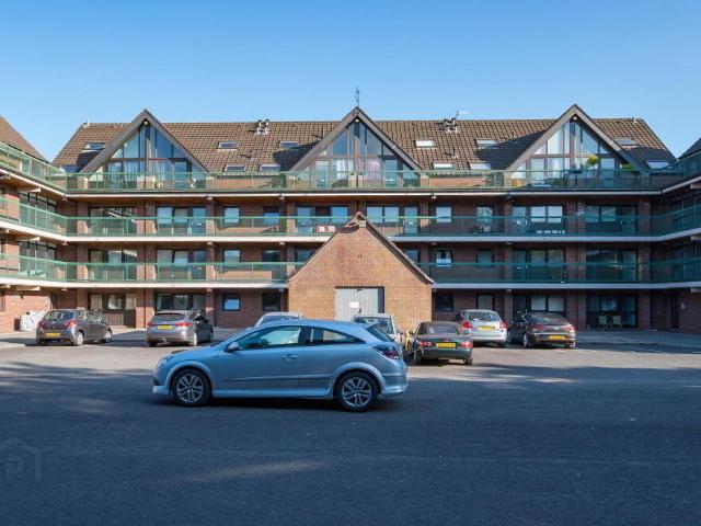 apartment for rent in 23 Balmoral Court, Belfast, BT9 7GR