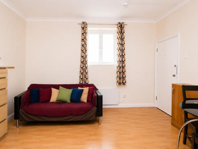 apartment for rent in 317 Barking Road, London, E13