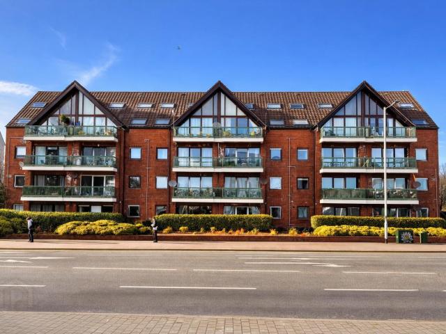 apartment for rent in 40 Balmoral Court, Belfast, BT9 7GR