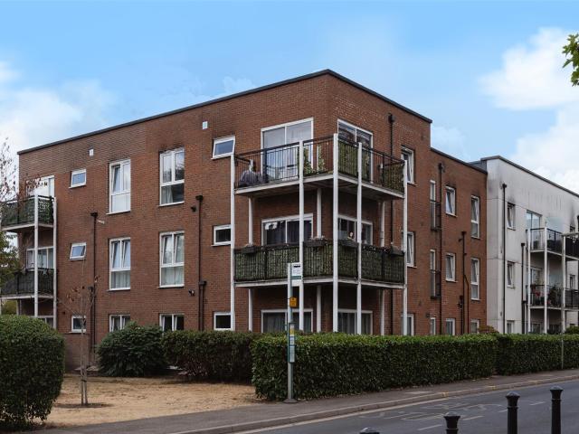 apartment for rent in 88, Canalside, Redhill, RH1 2NH