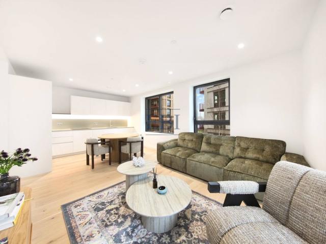 apartment for rent in 8 Pilot Walk, SE10 0FJ